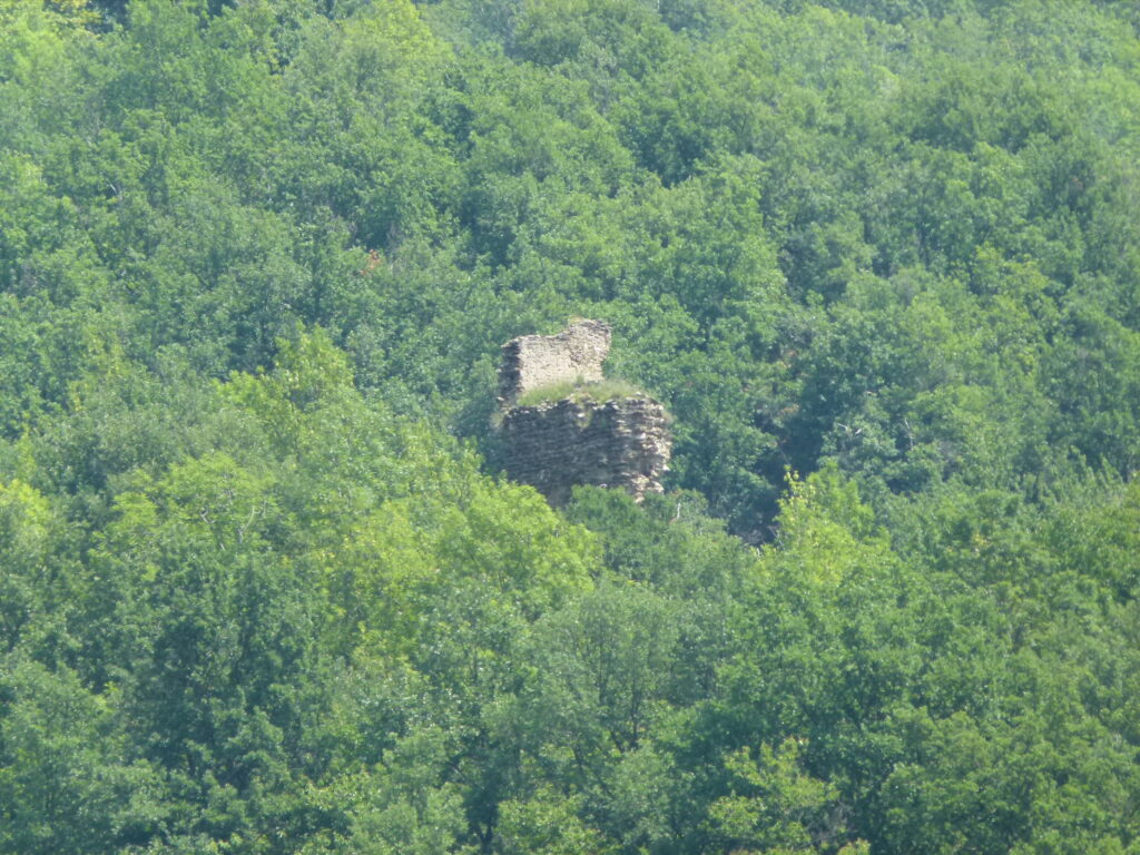 Perella Kalesi • Konumu, Fotoğrafları ve Hakkındaki Bilgiler • Kültür ...