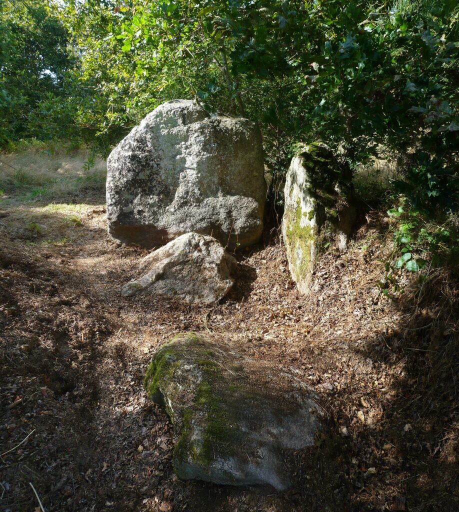 Dolmen, Sandun • Konumu, Fotoğrafları ve Hakkındaki Bilgiler • Kültür ...