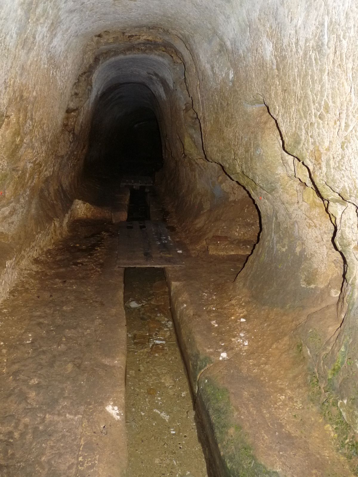 Douhet Su Kemeri • Konumu, Fotoğrafları ve Hakkındaki Bilgiler • Kültür ...