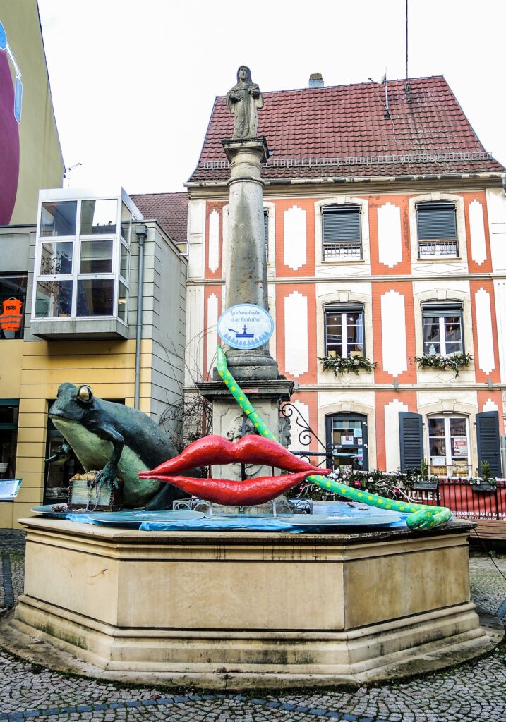 Saint-Morand Çeşmesi • Konumu, Fotoğrafları ve Hakkındaki Bilgiler ...