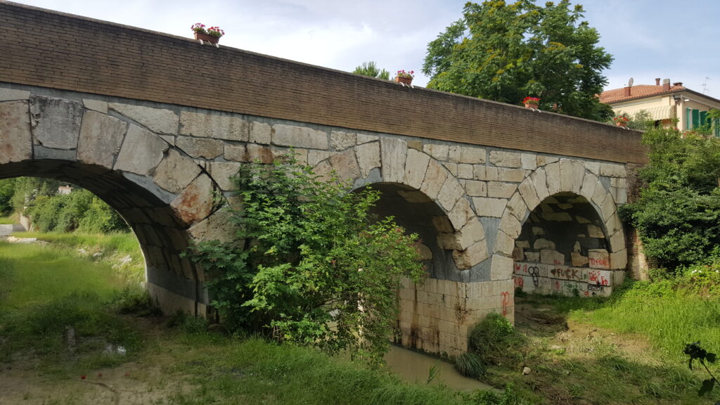 Rubicone Nehri Köprüsü • Konumu, Fotoğrafları ve Hakkındaki Bilgiler ...