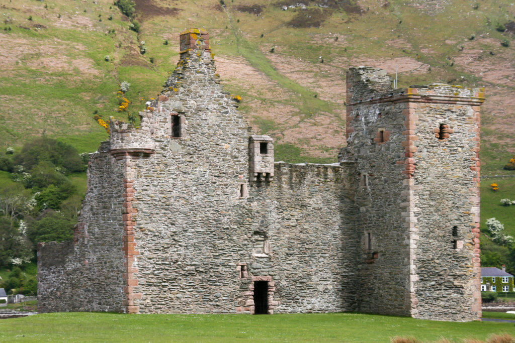 Lochranza Castle • Location, Photos and Information • Cultural Inventory