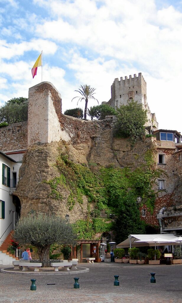Roquebrune-Cap-Martin Castle • Location, Photos and Information ...