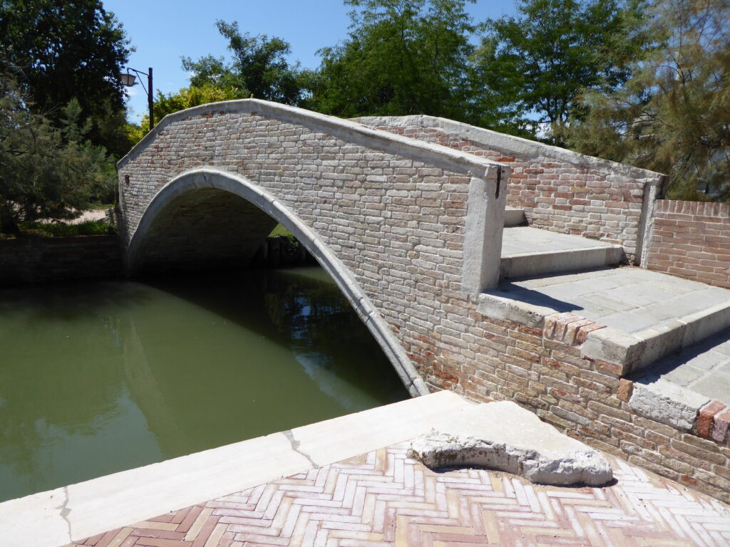 Santa Maria Bridge • Location, Photos and Information About It ...