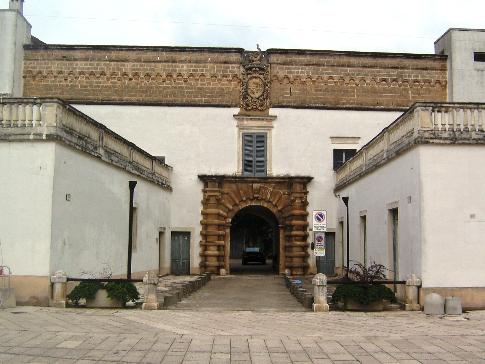 Maramonte Kalesi • Konumu, Fotoğrafları ve Hakkındaki Bilgiler • Kültür ...