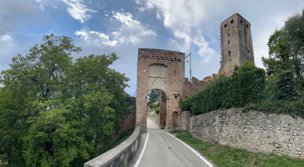 Collalto Kalesi • Konumu, Fotoğrafları ve Hakkındaki Bilgiler • Kültür ...