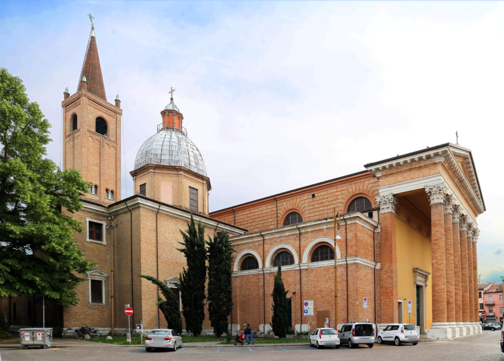 Forli-duomo-esterno-01 • Kültür Envanteri